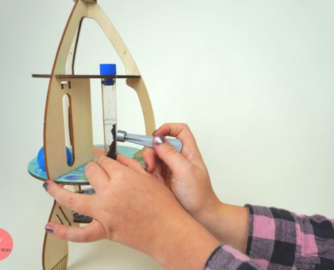 Experimente mit Magnet / Magnetpulver . KOSMOS Pepper MINT | Kinder DIY ...